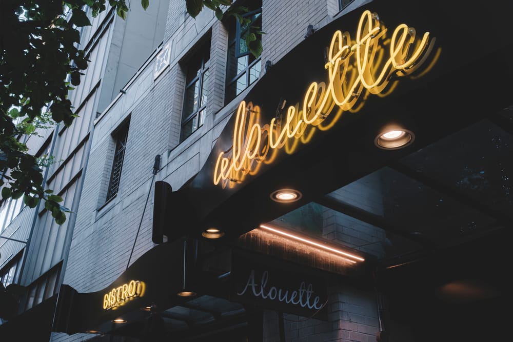 Alouette Bistro [OVERVIEW] – 18th-century Parisian Decadence on a ...